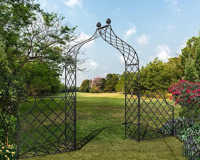 Manufacturer of luxurious metal garden structures Arches + Planter